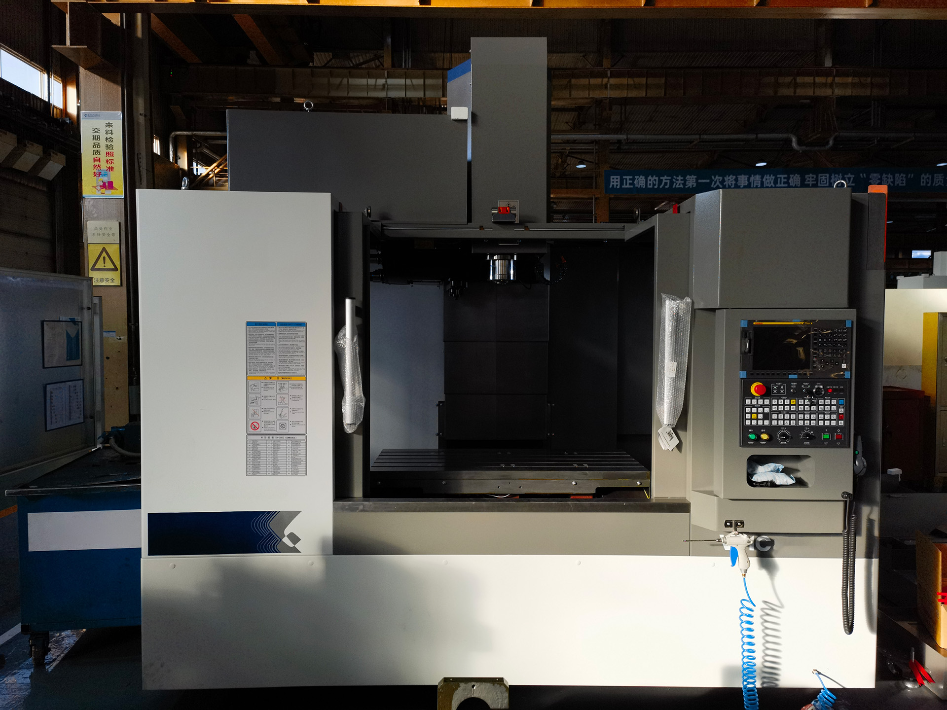 SMTCL VMC 1100Q | 3-Axis Vertical Machining Center | Diagon